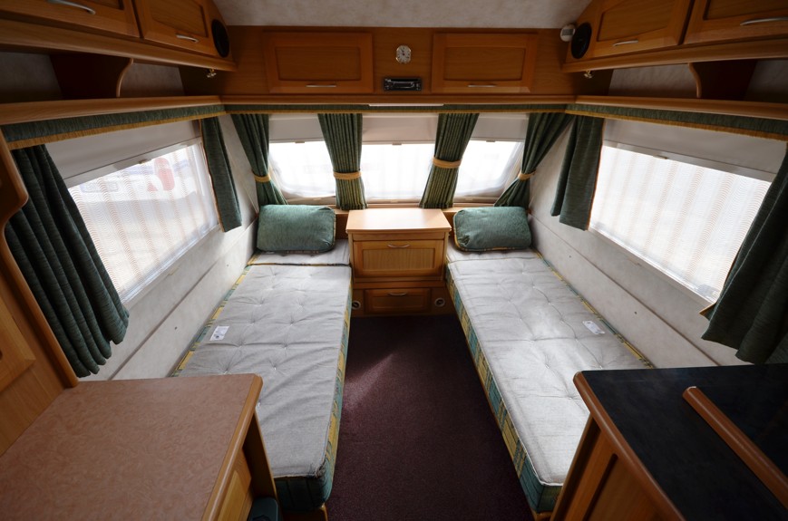 Elddis Hurricane EX 2000 - Burimex s.r.o.